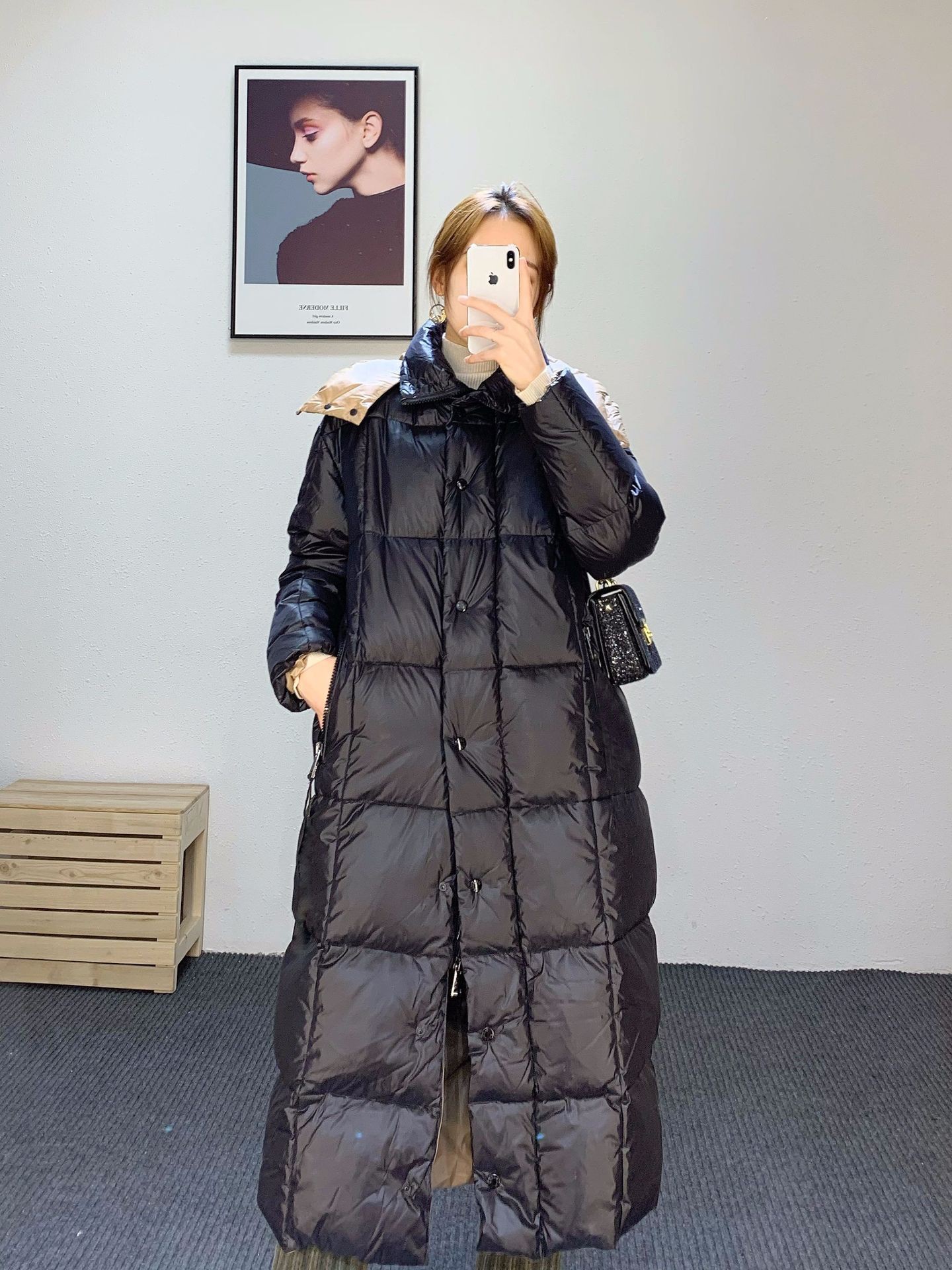 企鹅羽绒服 北极熊羽绒服 大山谷图库